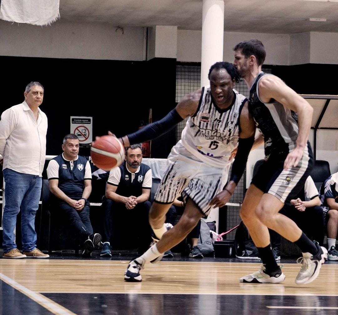 Básquet: Progreso de Santa Elena derrotó al último campeón de Paraná